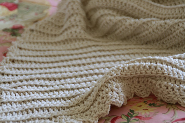 Classic baby blanket crochet pattern » Weave Crochet