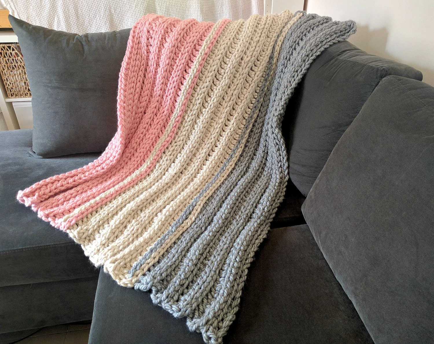 Chunky Ribbed Crochet Blanket Pattern » Weave Crochet