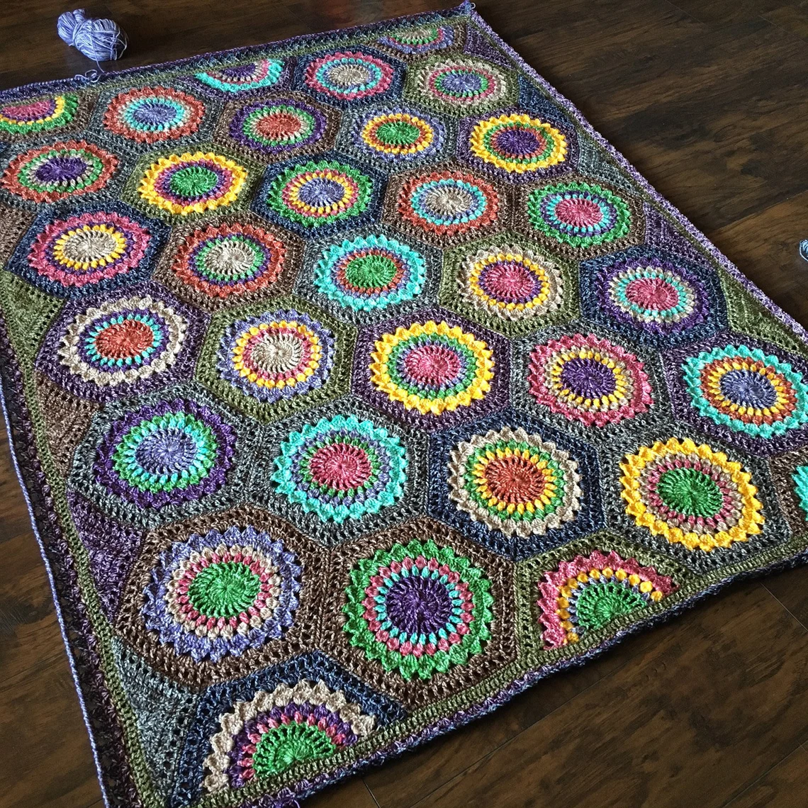 Hexagon Burst Crochet Blanket Pattern » Weave Crochet