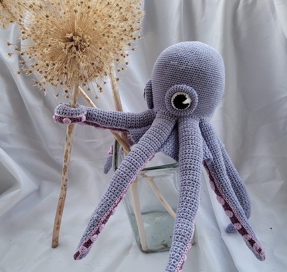 Carlos the octopus crochet pattern » Weave Crochet