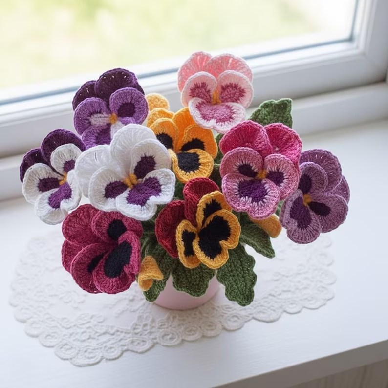 Pansy Flower House Plant Crochet pattern » Weave Crochet